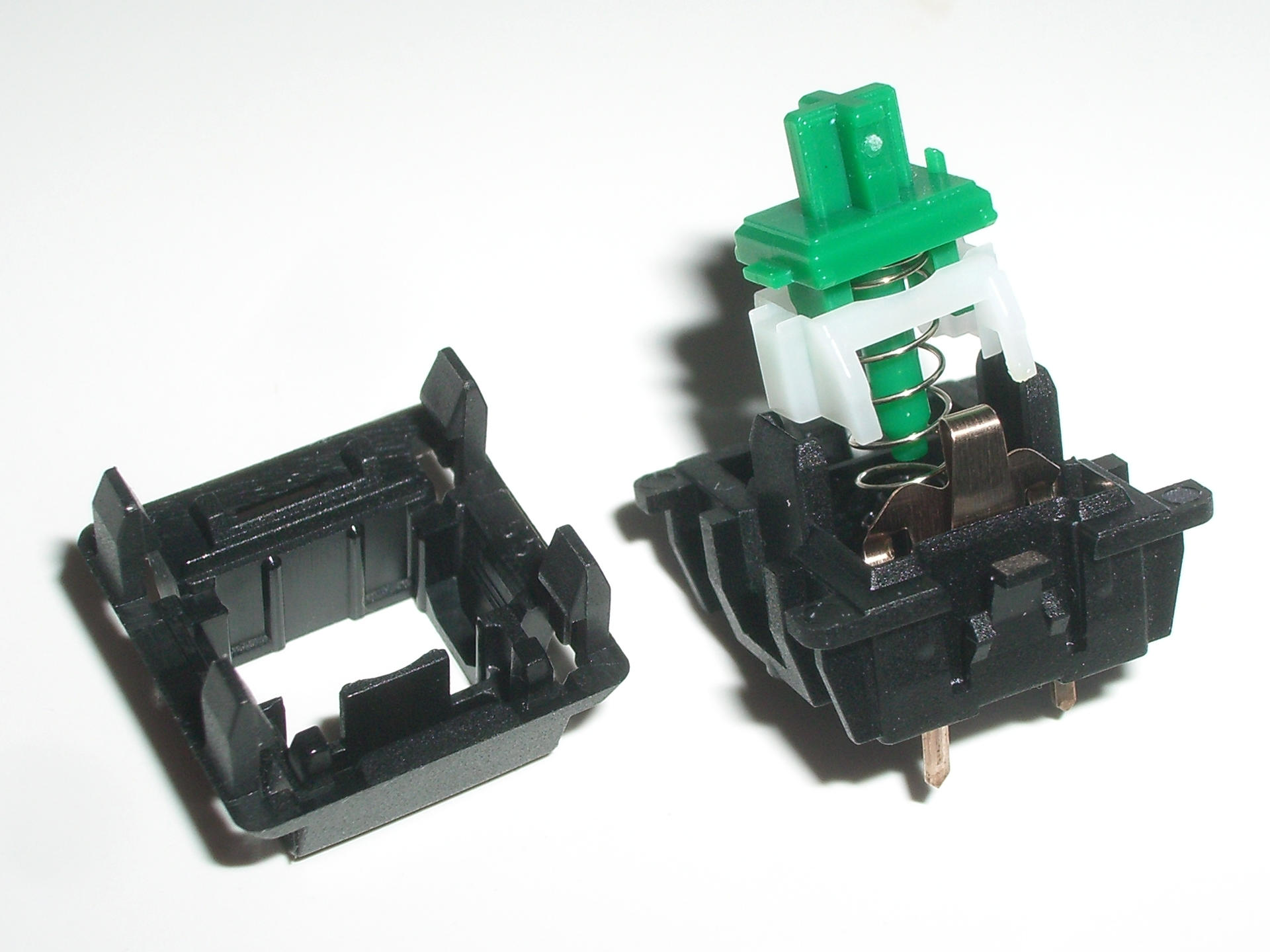 File:Cherry MX Green -- opened, 3.jpg - Wikimedia Commons