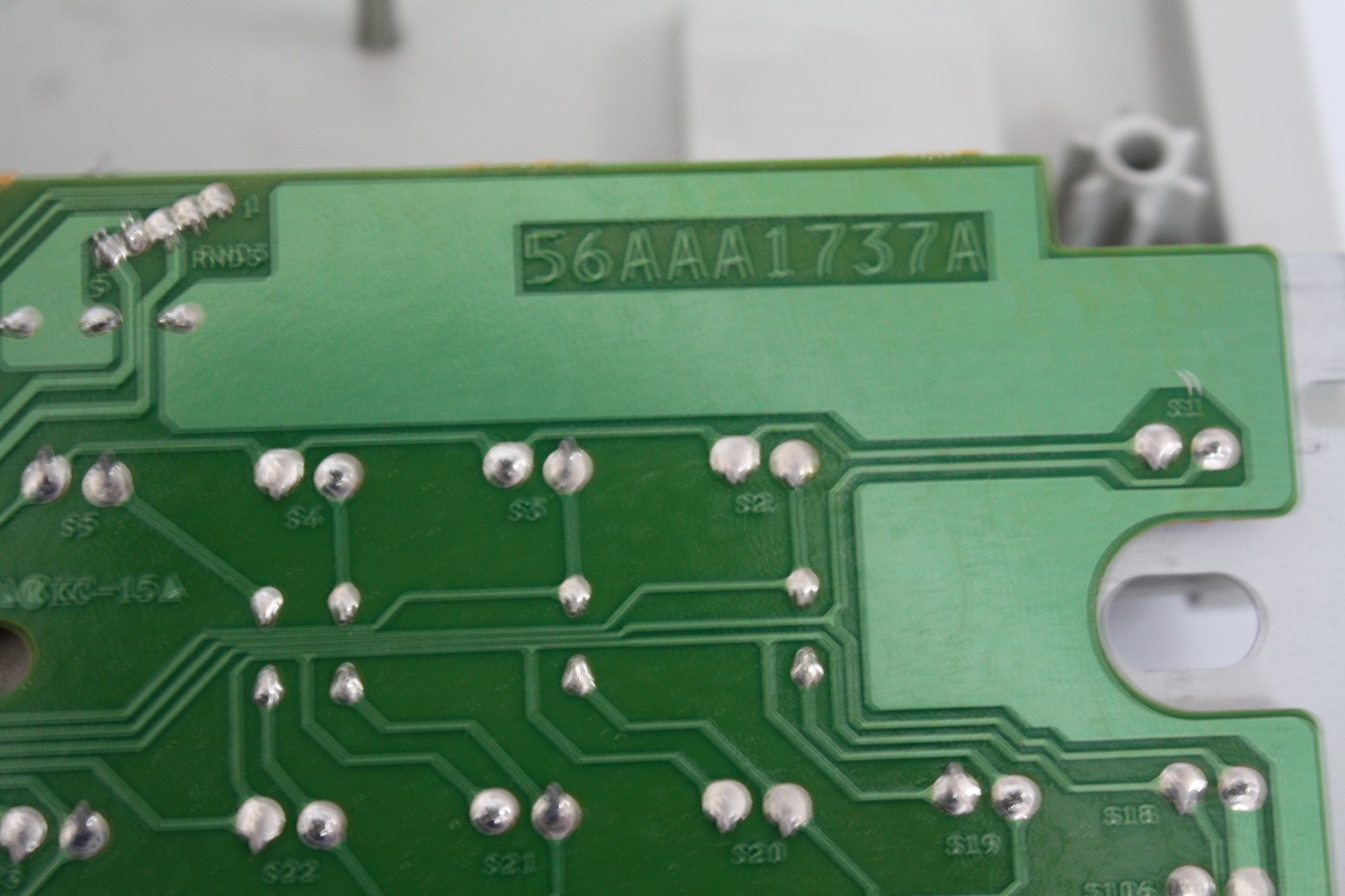 File:Alps MCM-106 Mac PCB marking.jpg - Wikimedia Commons