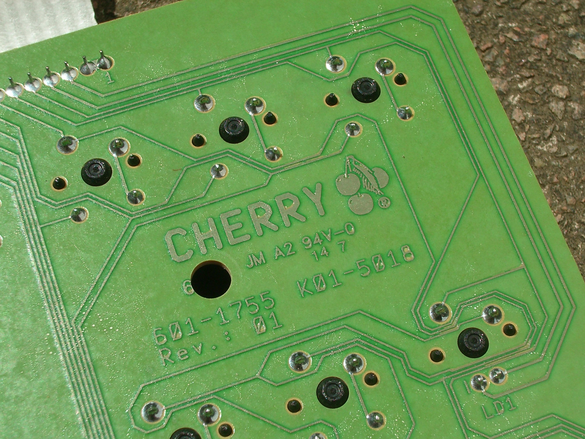 File:Cherry G80-3700HAU -- switch PCB, detail.jpg - Wikimedia Commons